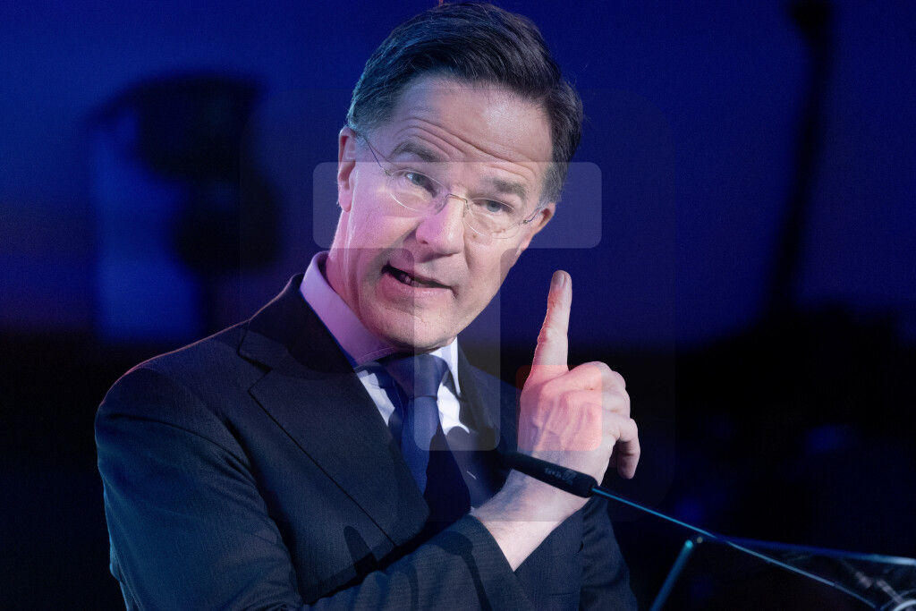 Rute izbegao da kaže da li je prihvatljivo da jedna članica NATO‑a ...