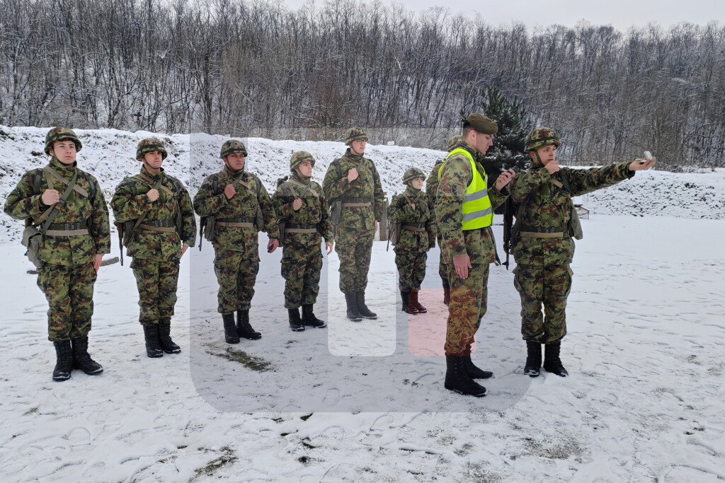 Realizovana provera obučenosti najmlađih vojnika u Somboru, Valjevu i ...